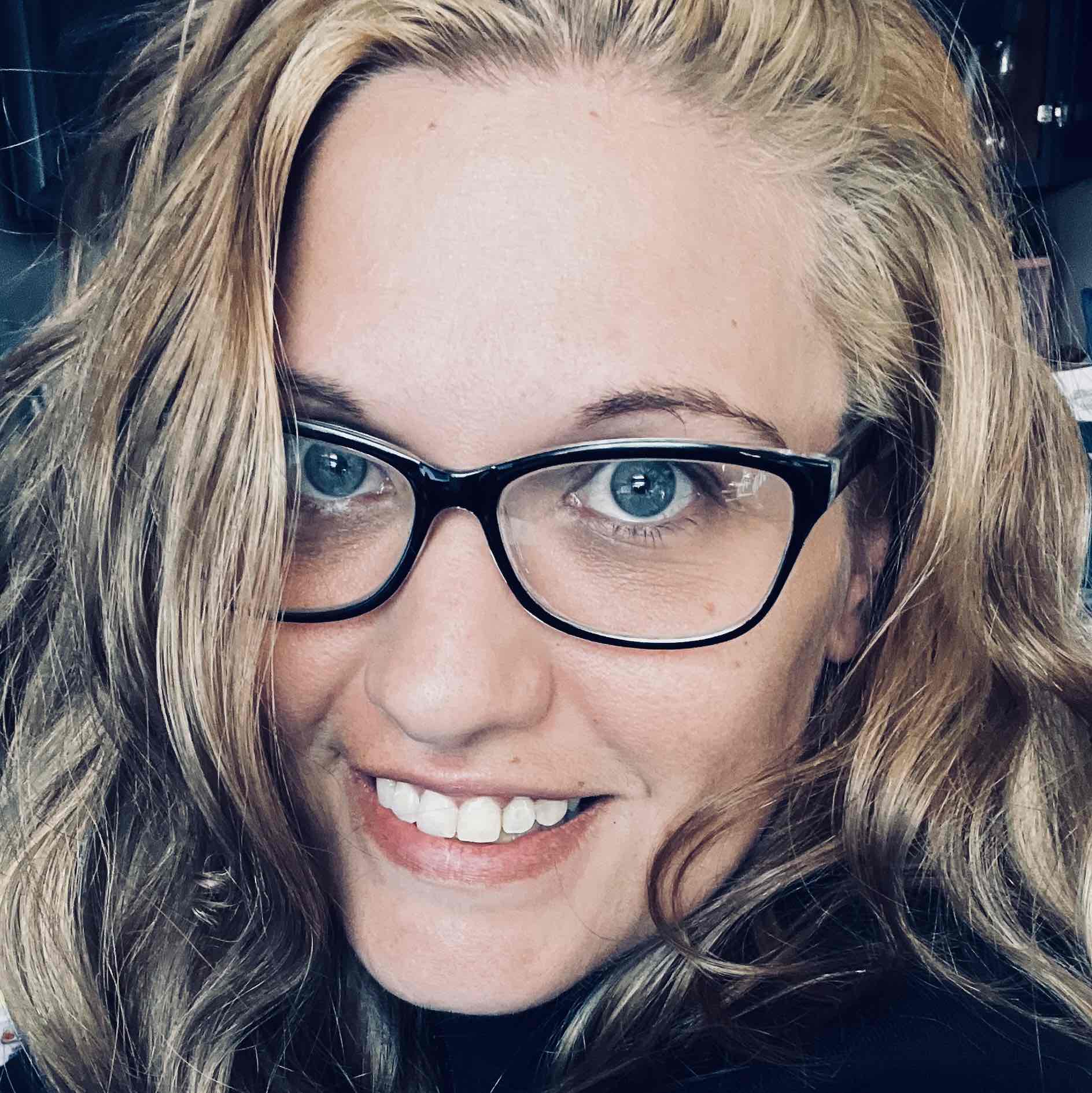 Throne | Ashley | My Wishlist