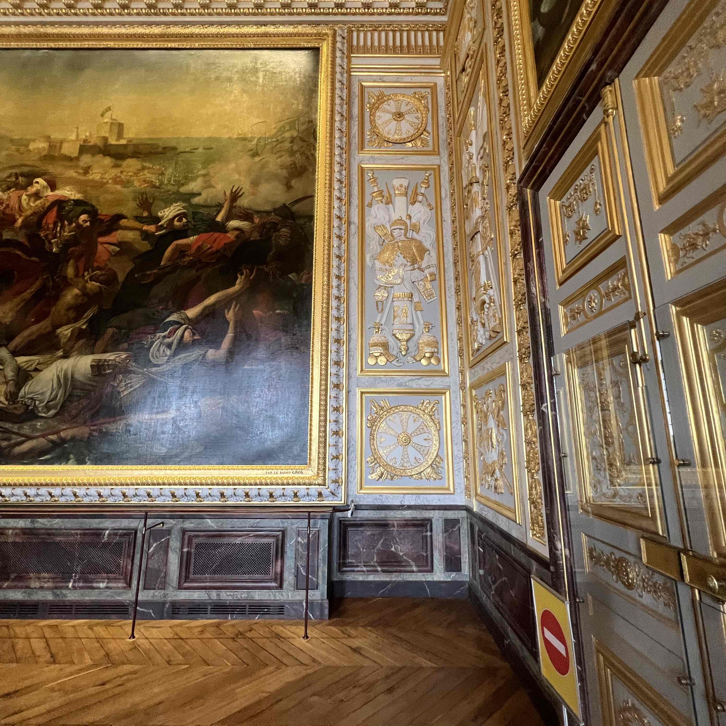 Throne | Arch student | Surprise Gifts