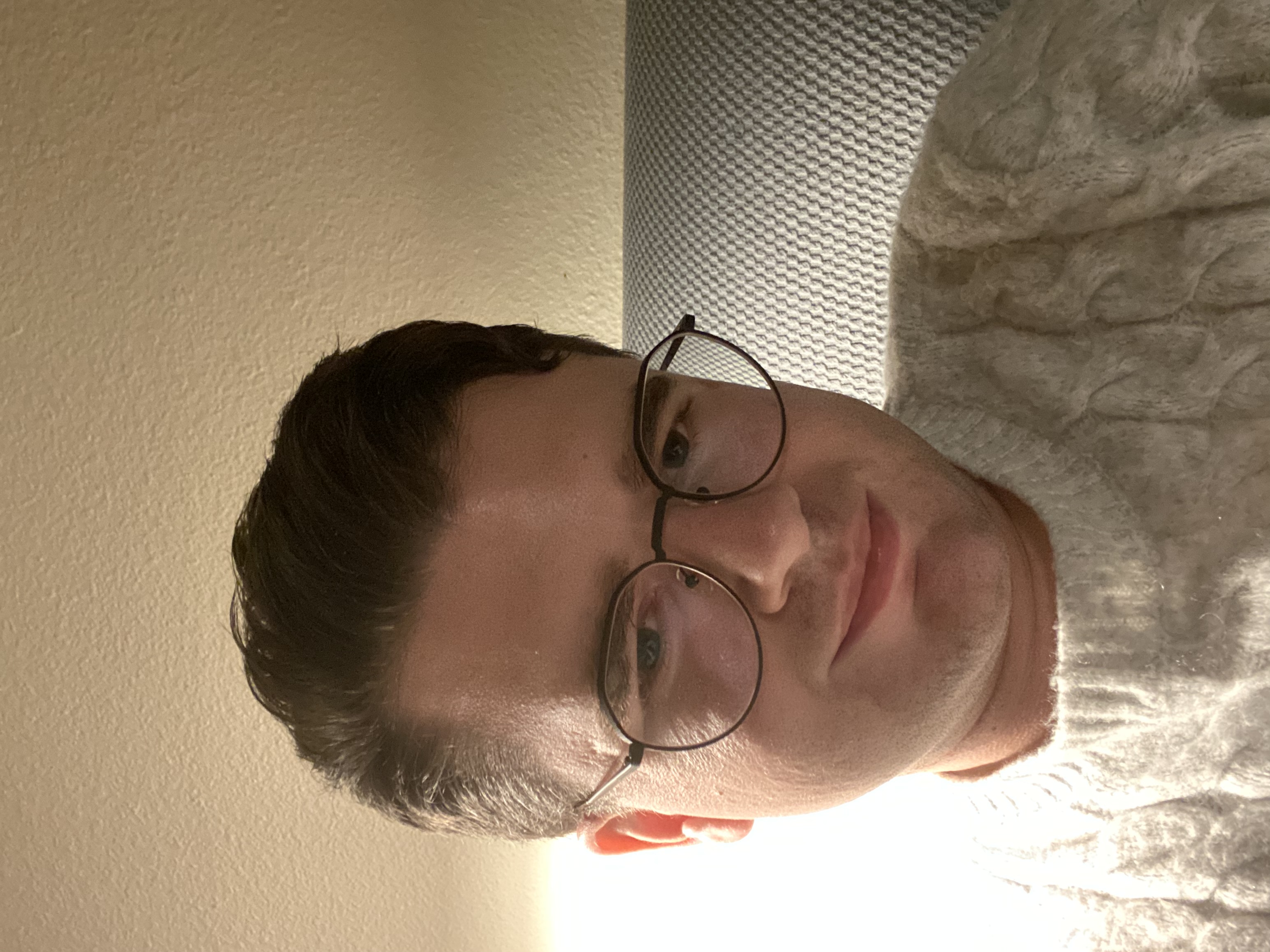 Throne | Lividy | Gifters