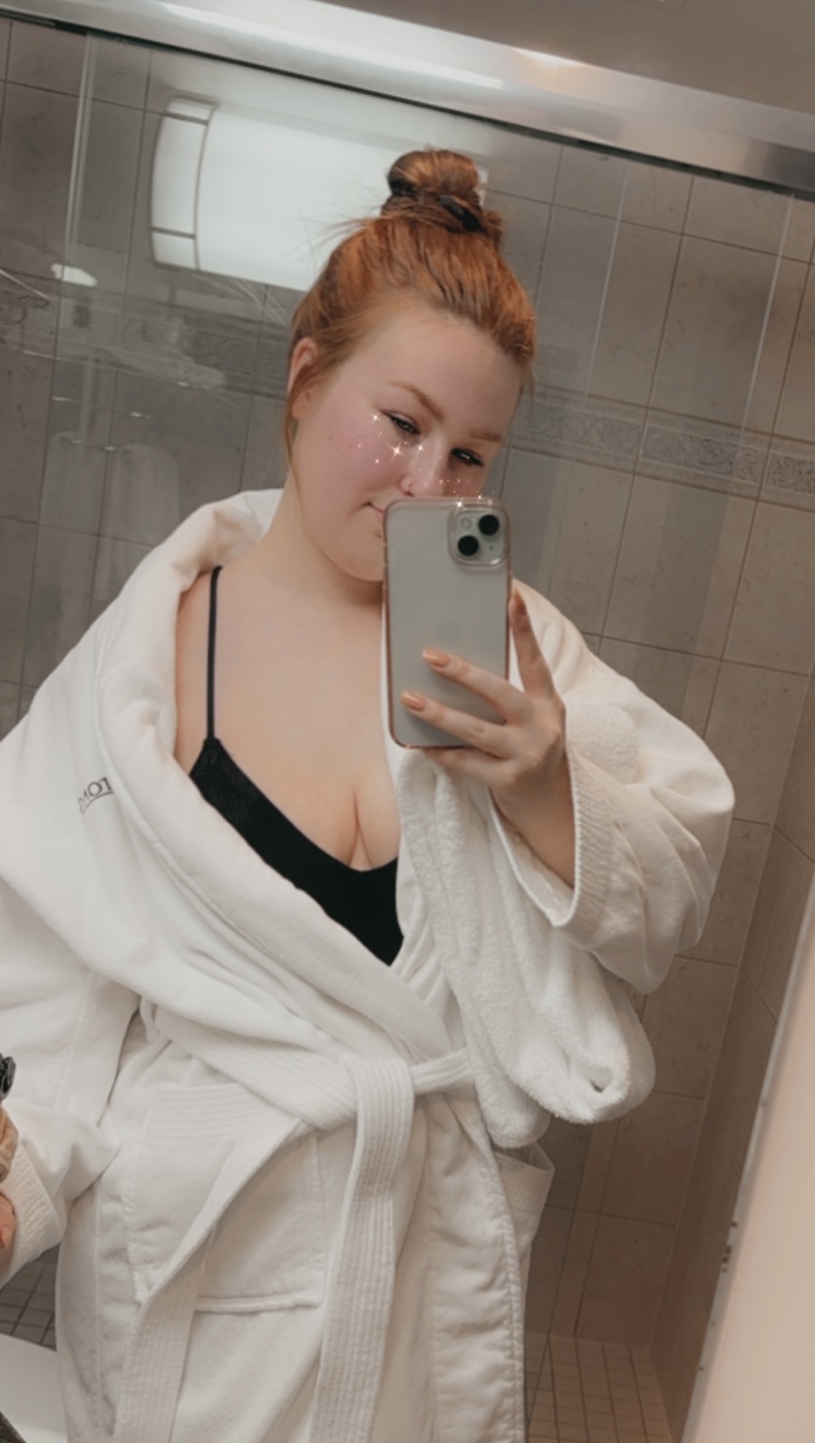 Throne | Ari | Surprise Gifts