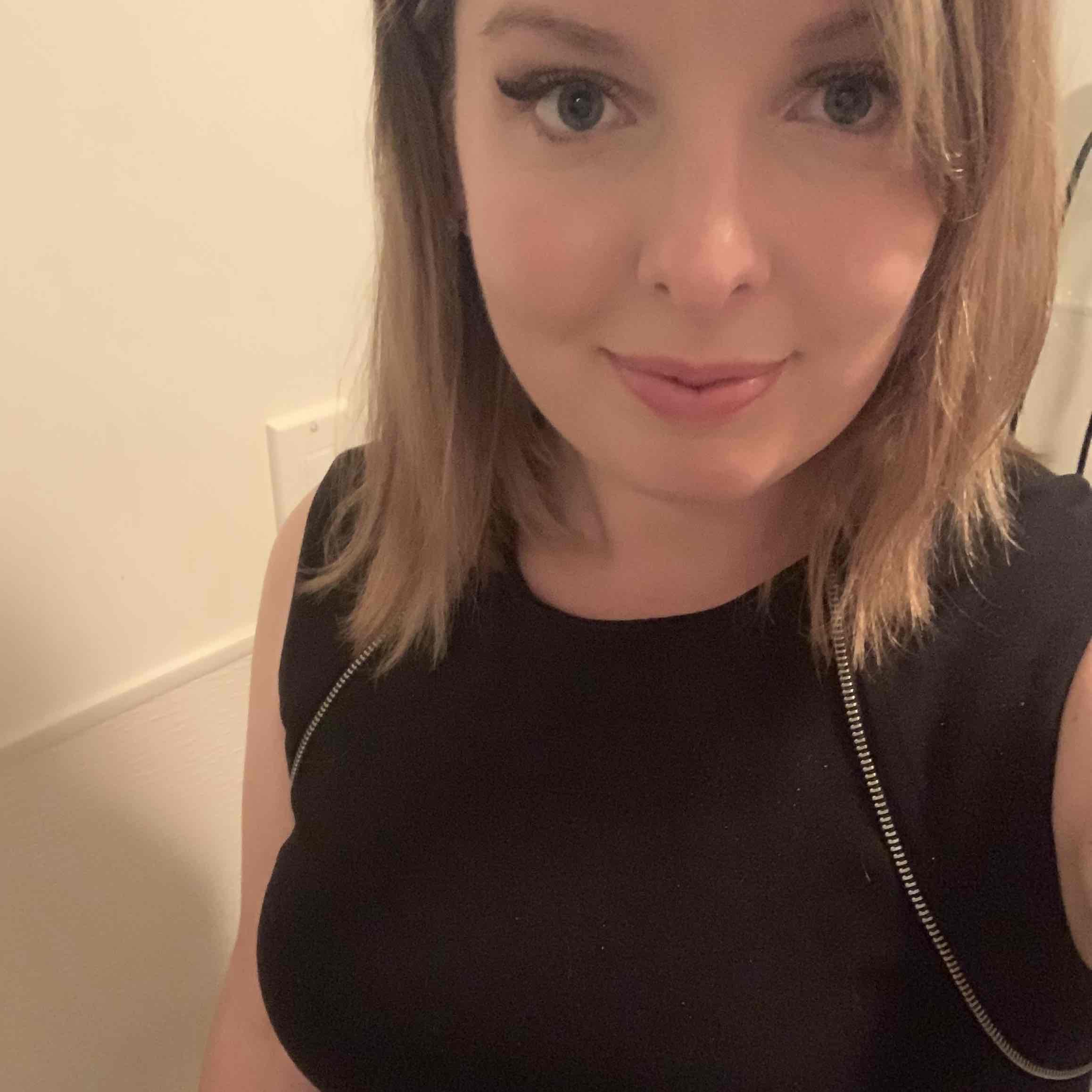 Throne | Halloqueen | My Wishlist