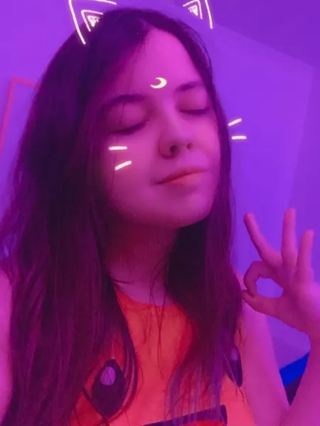 Throne | Sara | Wishlist