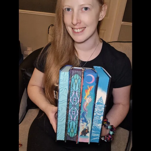 Throne | Julia | My Wishlist