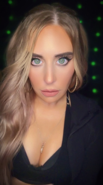 Throne Amandajasmr My Wishlist