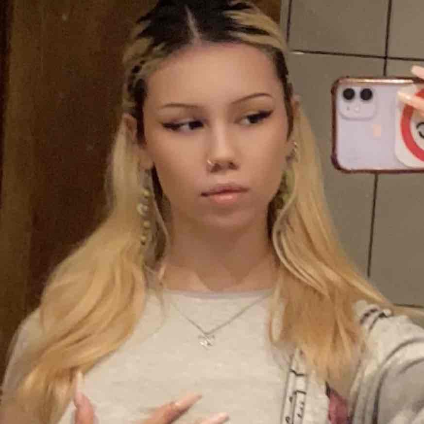 Throne | Mia | My Wishlist