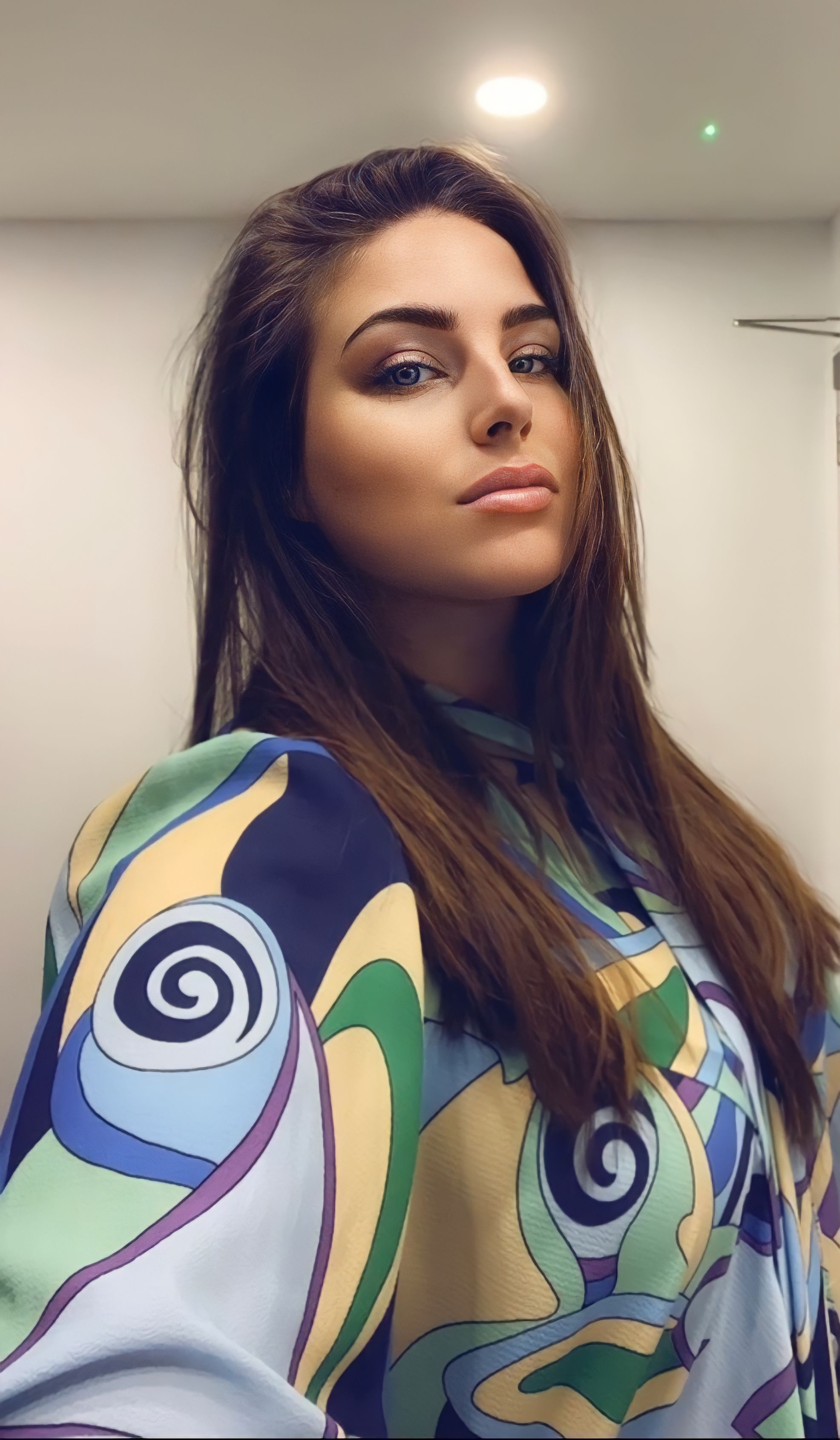 Throne | Goddess Molly | Surprise Gifts