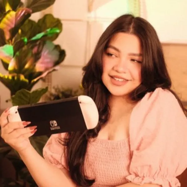 Throne | Kat | Storefront