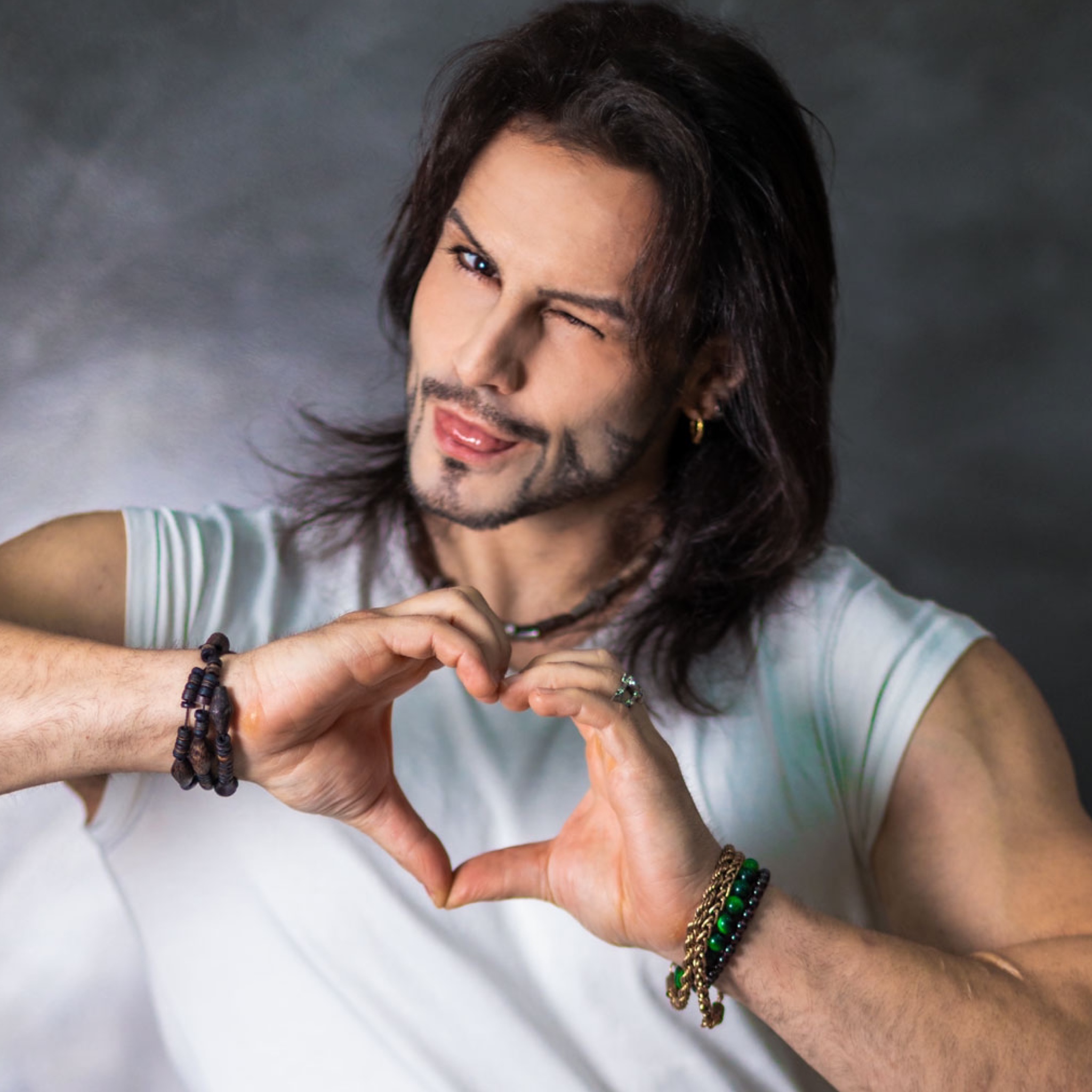 Throne | Taryn Cosplay 💚 | My Wishlist