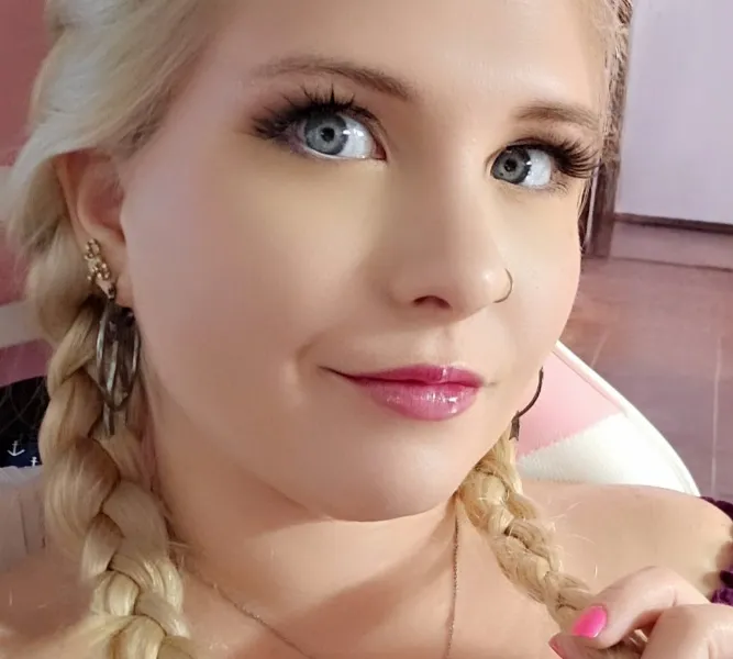 Throne | Bitchpudding | My Wishlist