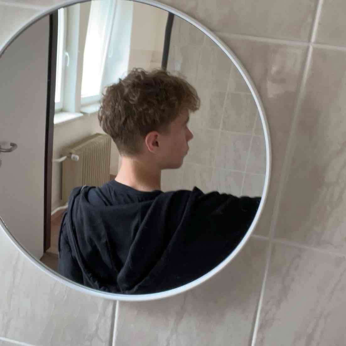 Throne | Kubikk | My Wishlist