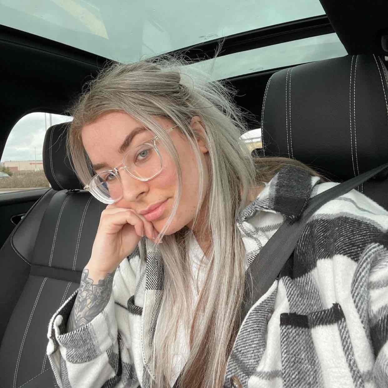 Throne | Official Jen jen | My Wishlist