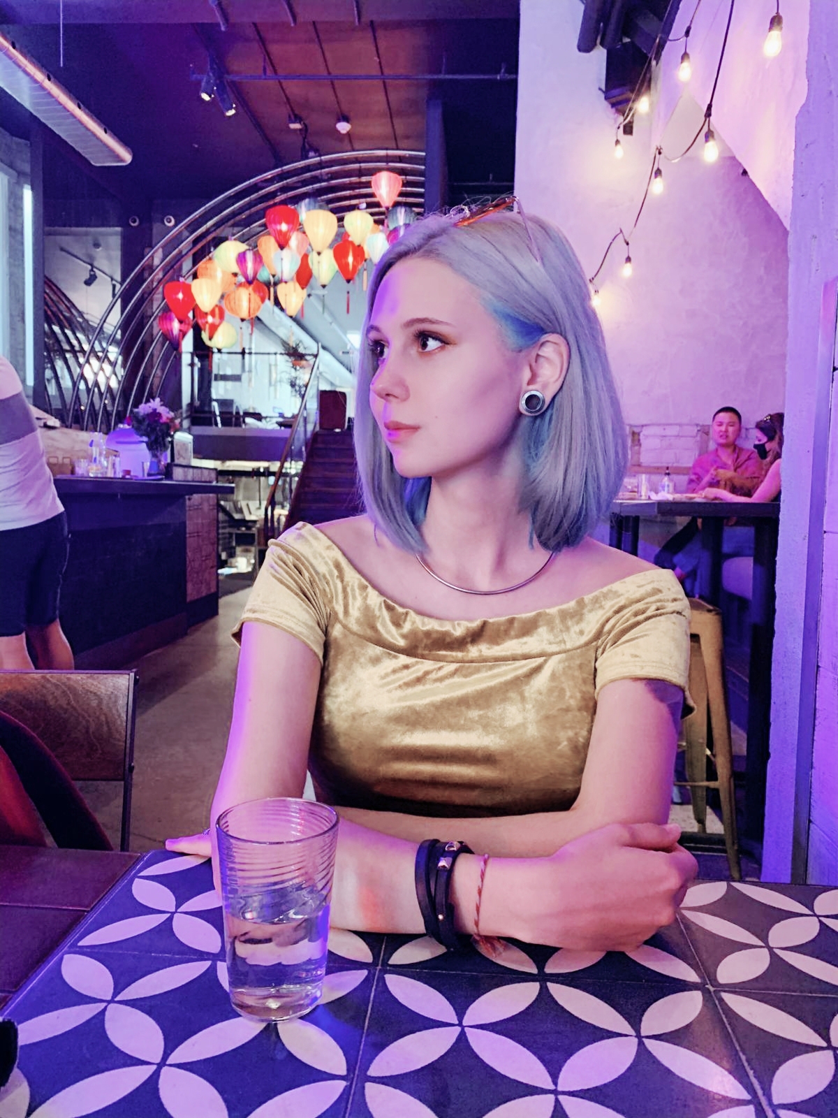 Throne | Elizabeth Denisyuk | Gifters