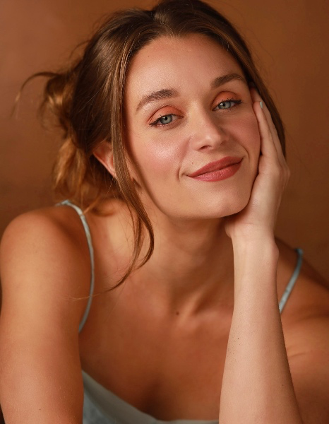 Throne | Hailee Lipscomb | My Wishlist