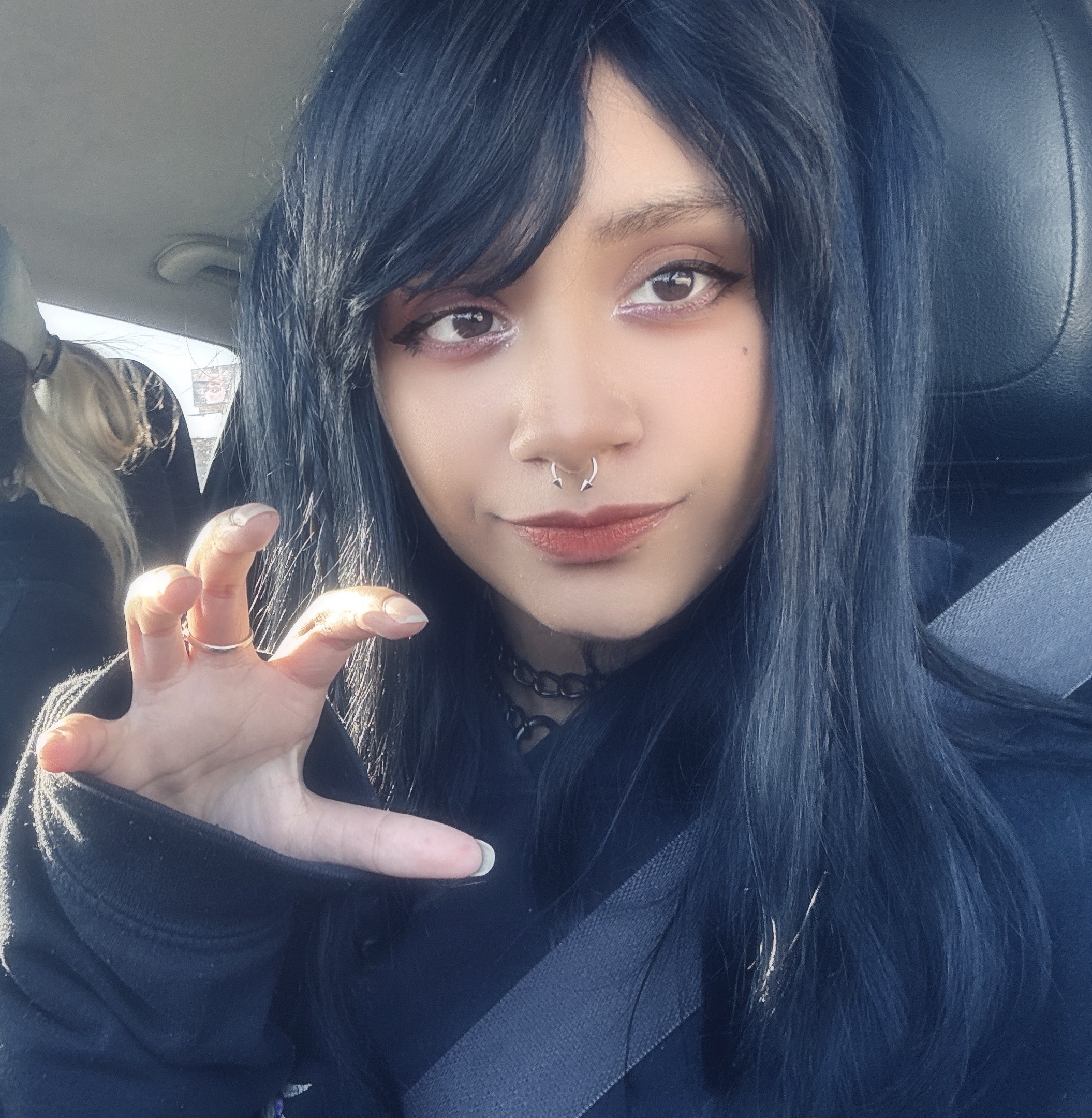 Throne | Violet rose | My Wishlist