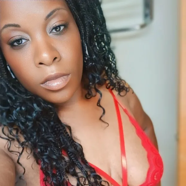 throne-goddessher-my-wishlist