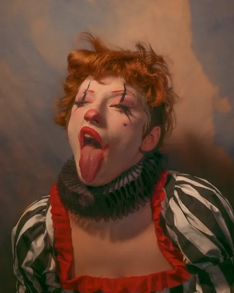 Throne | Red | Storefront