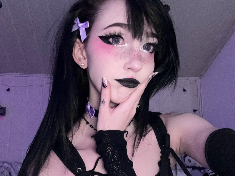 Throne | Nananightray | Storefront