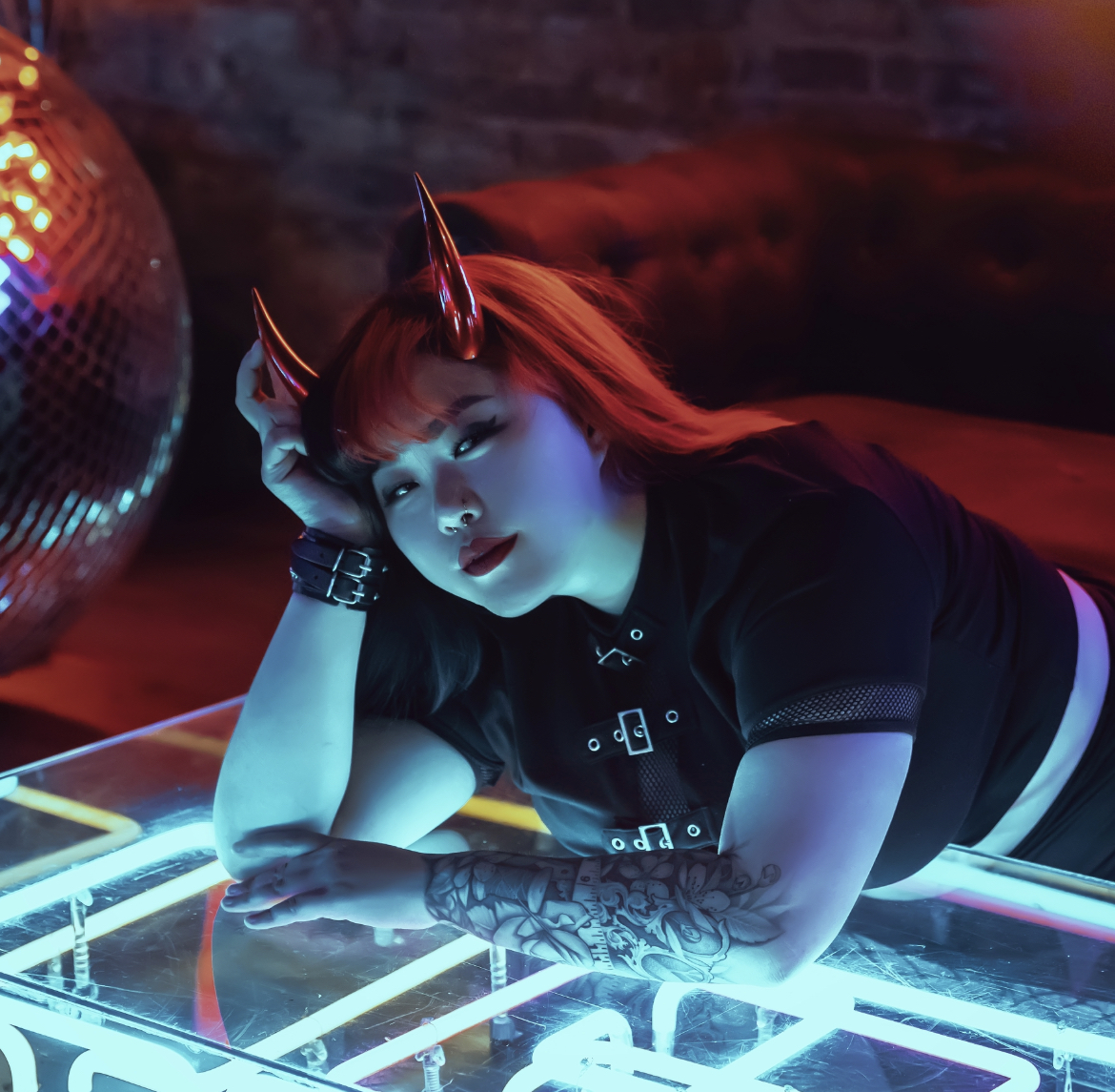 Throne | Story Teller Cosplay | My Wishlist