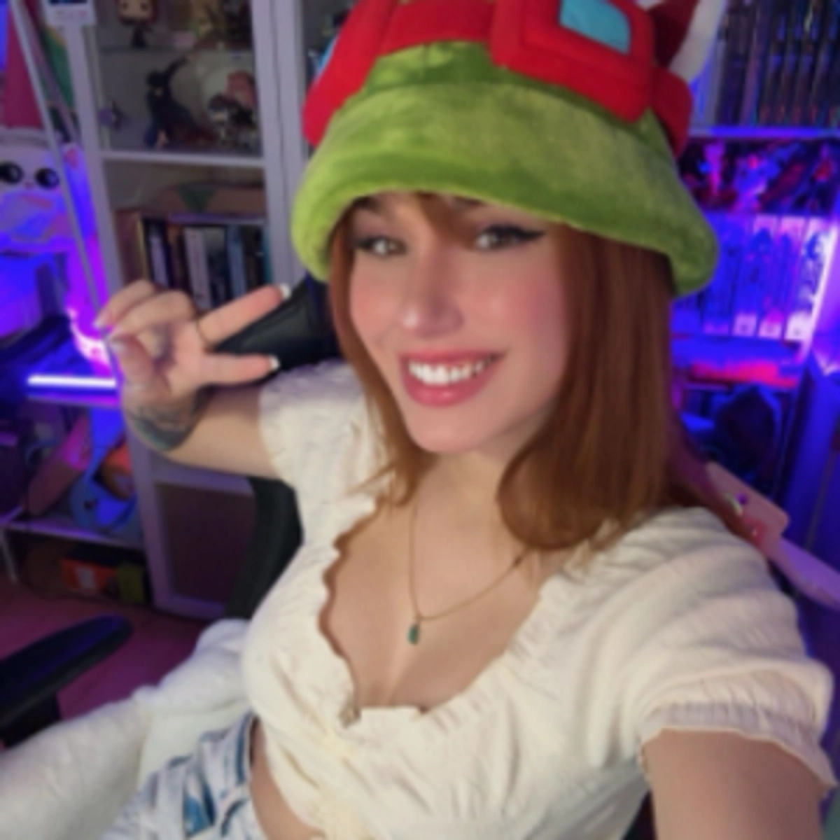 Throne | Hika | My Wishlist