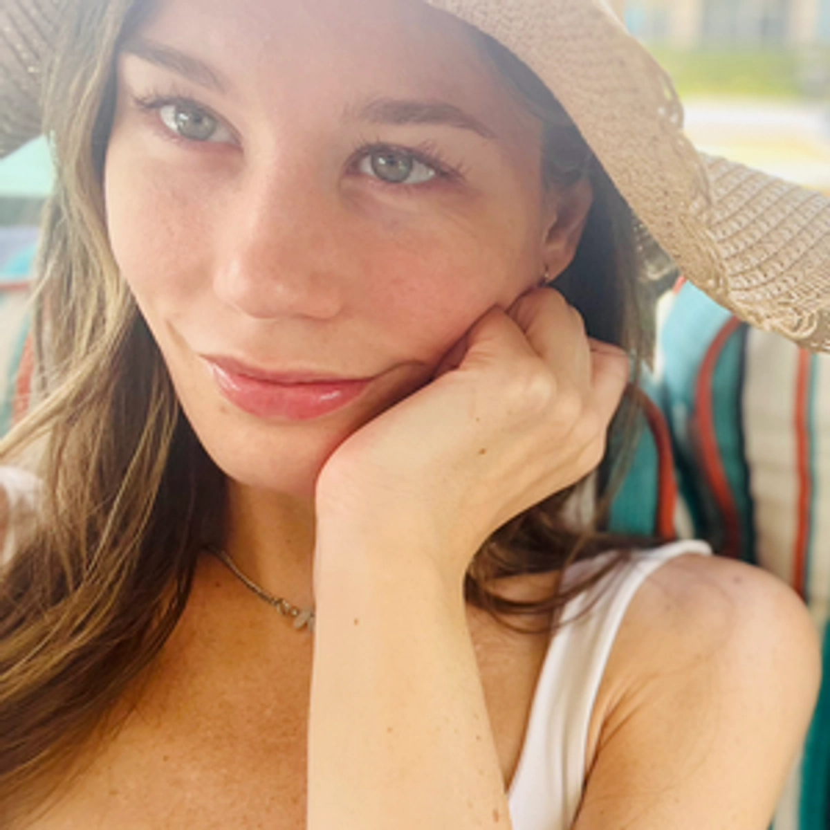 Throne | Zynkah | Surprise Gifts