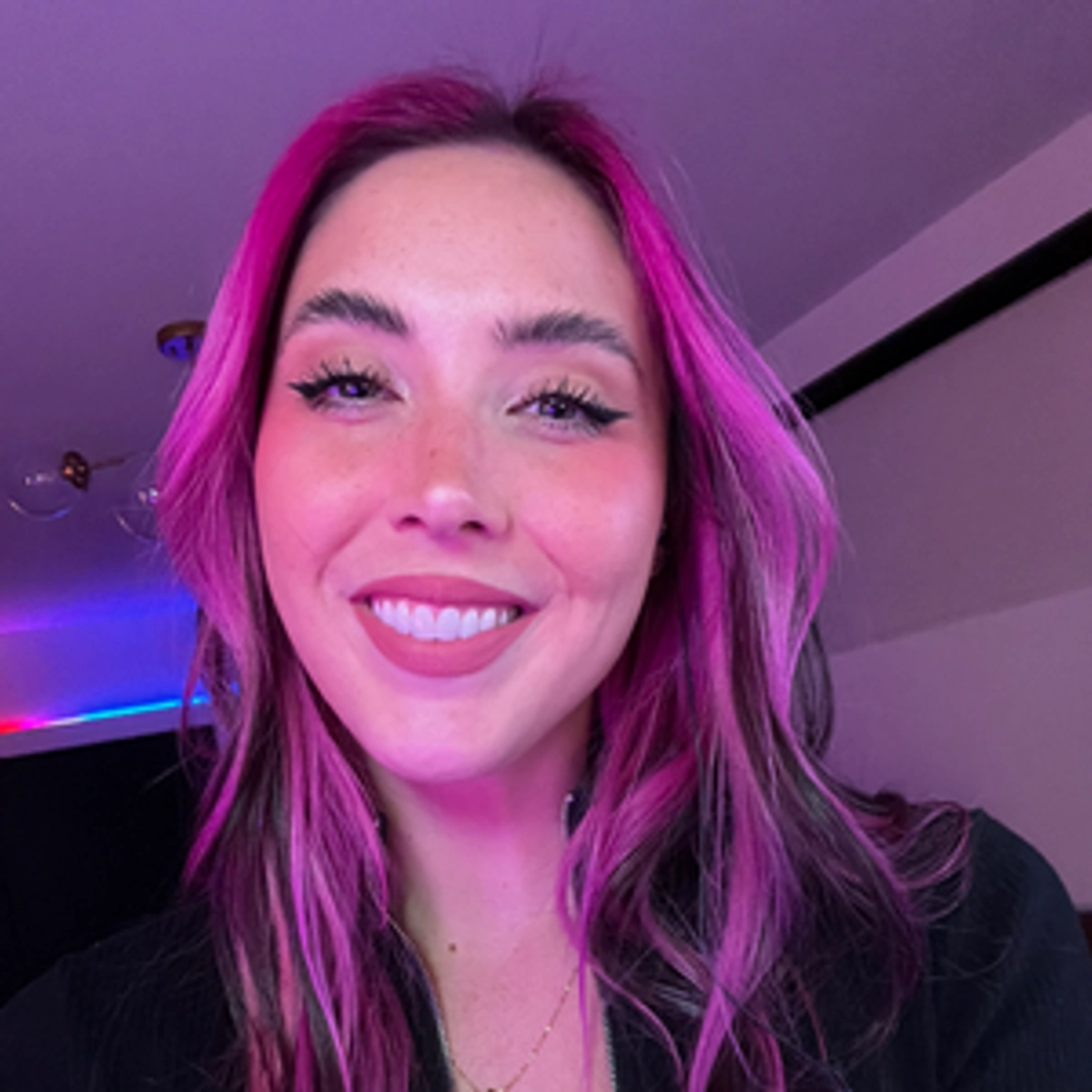 Throne | P1KAPEACH | Storefront