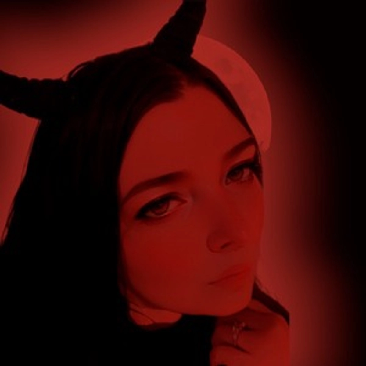 Throne | Lilith | My Wishlist