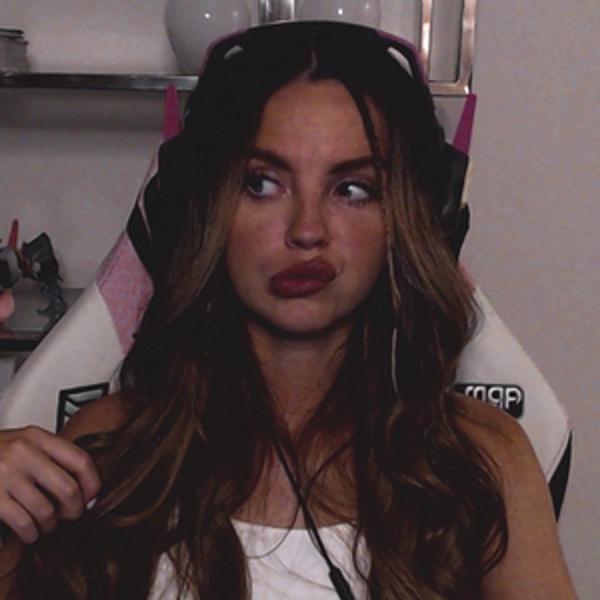 Throne | Samanth08 | Storefront