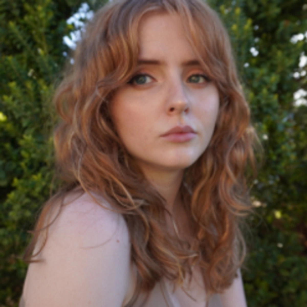 Throne | Krystal | My Wishlist