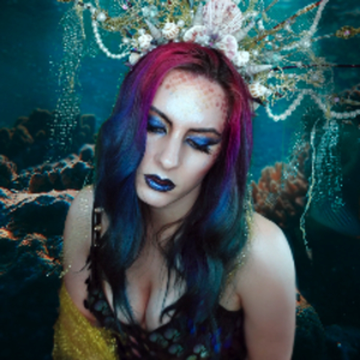 Throne | Carol | Gifters