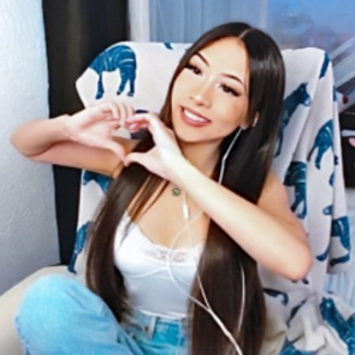 Throne | Jaia | My Wishlist