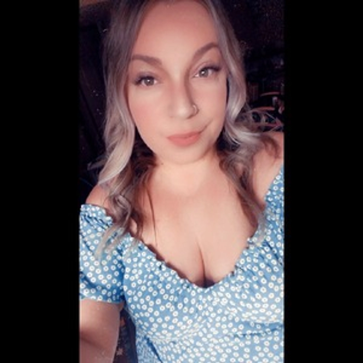 Throne | Xnakedcherriesx | Surprise Gifts