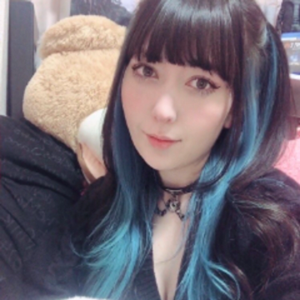 Throne | Celina_0801 | Help my stream!