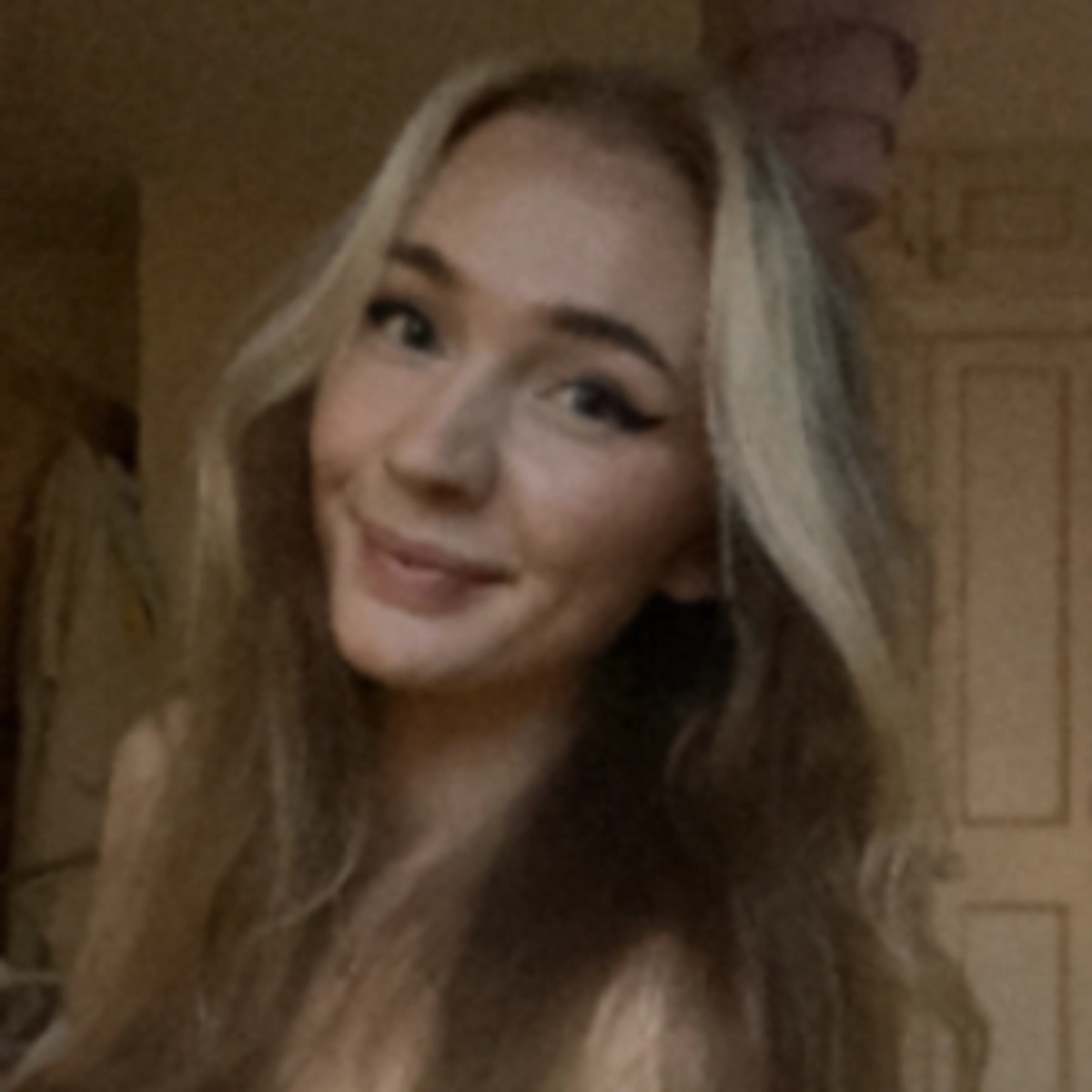 Throne | Twickel | Gifters