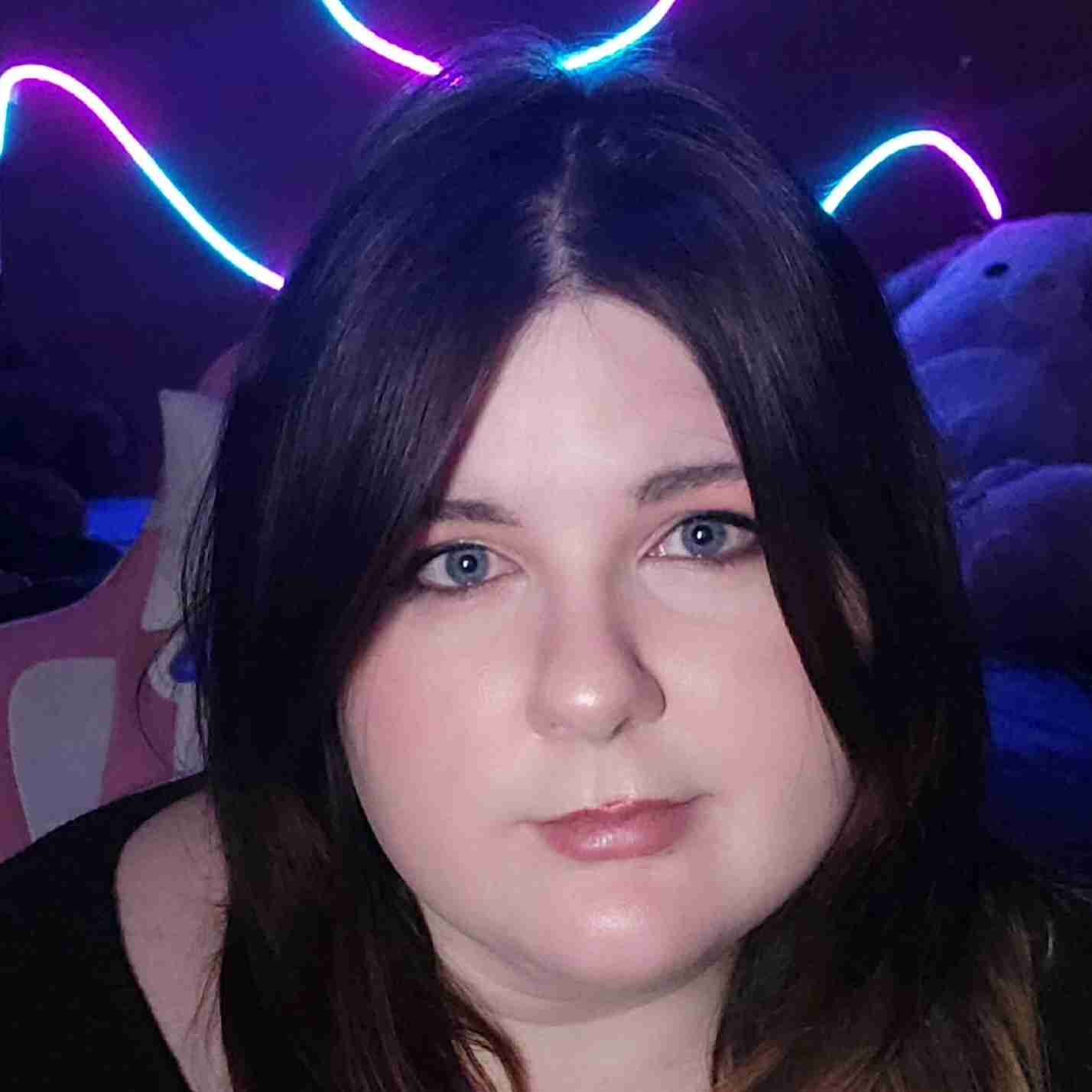 Throne | Danielle Dawn | My Wishlist