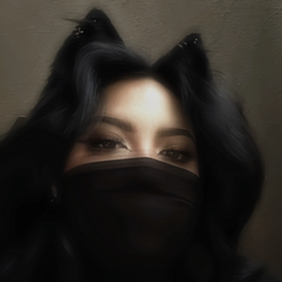 Throne | Mimi | Gifters