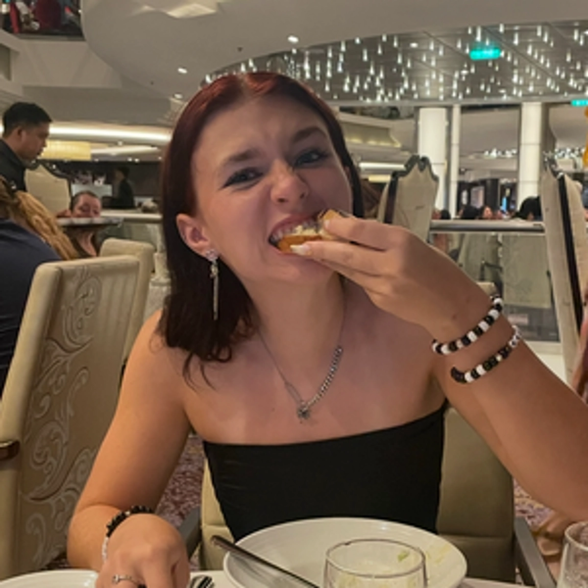 Throne | Mochsty | Setup