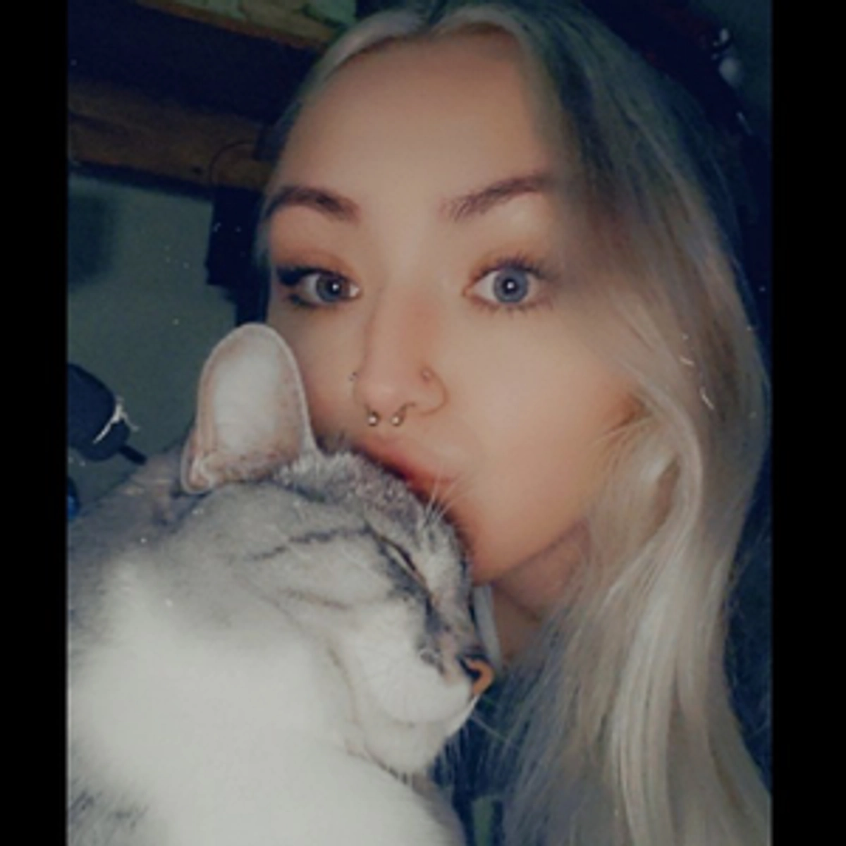 Throne | A_Sad_Queen | Stream Stuff