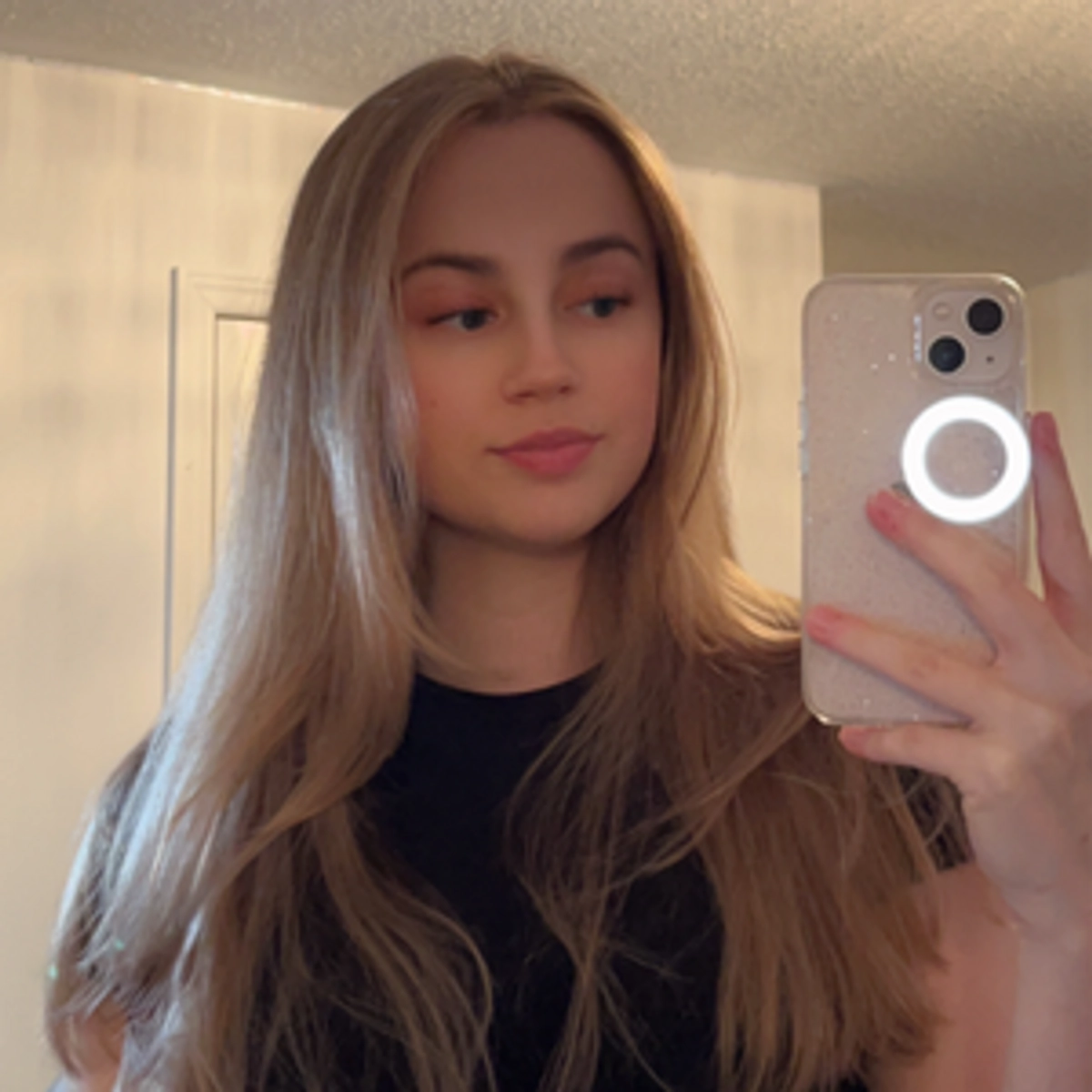 Throne | Ryyleighx3 | Gifters