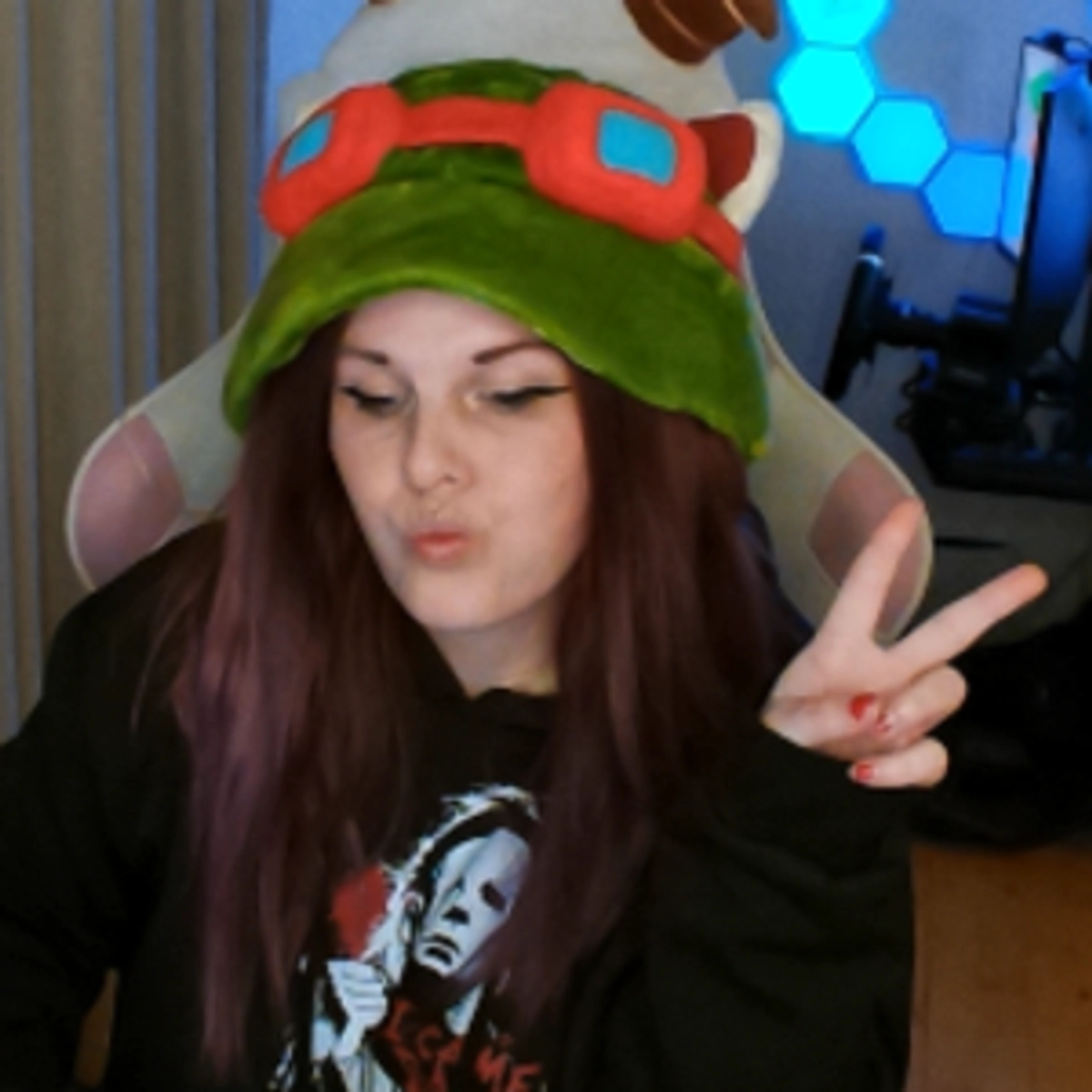 Throne | Mrs_Yaps | Set Up