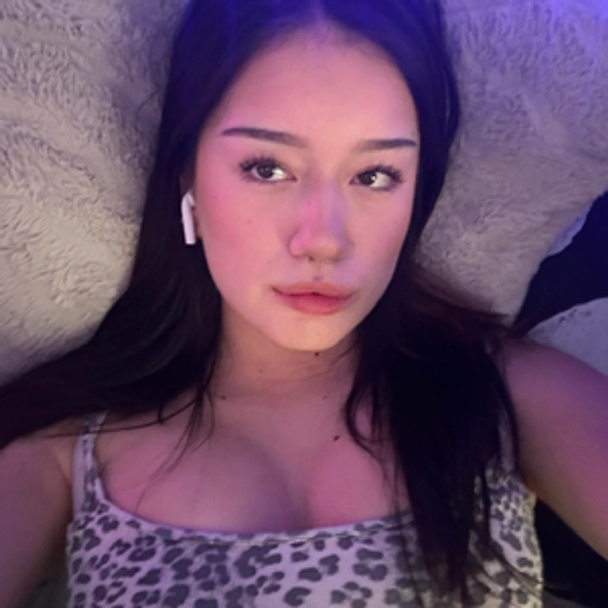 Throne | Sophie Davis | My Wishlist