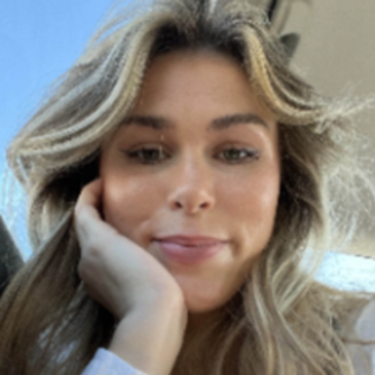 Throne | Dizzy_Dezzi | Surprise Gifts