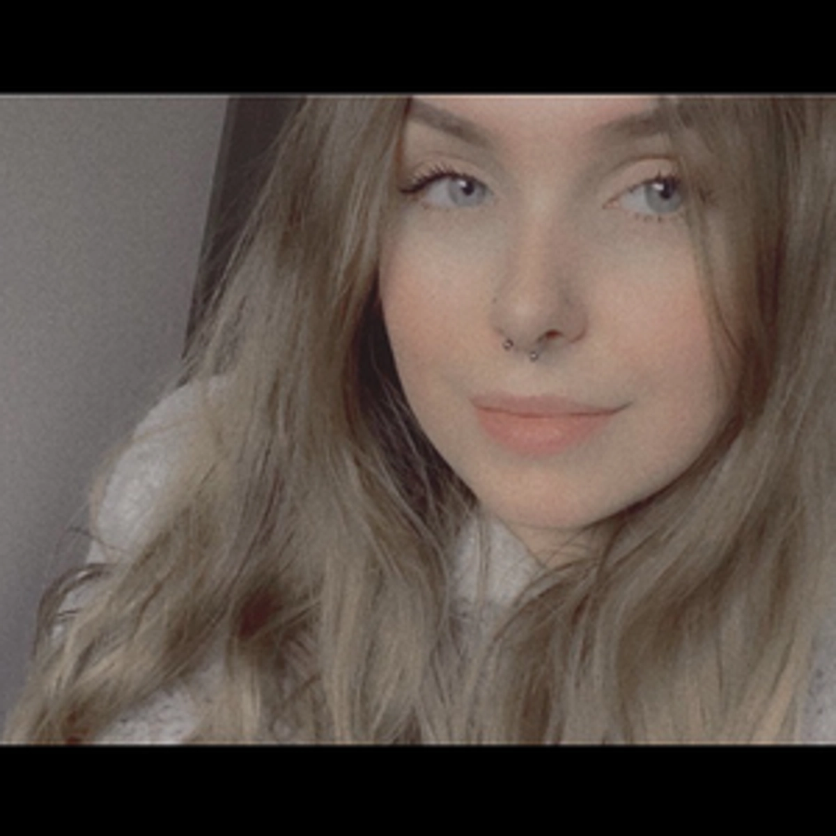 Throne | Ella | My Wishlist