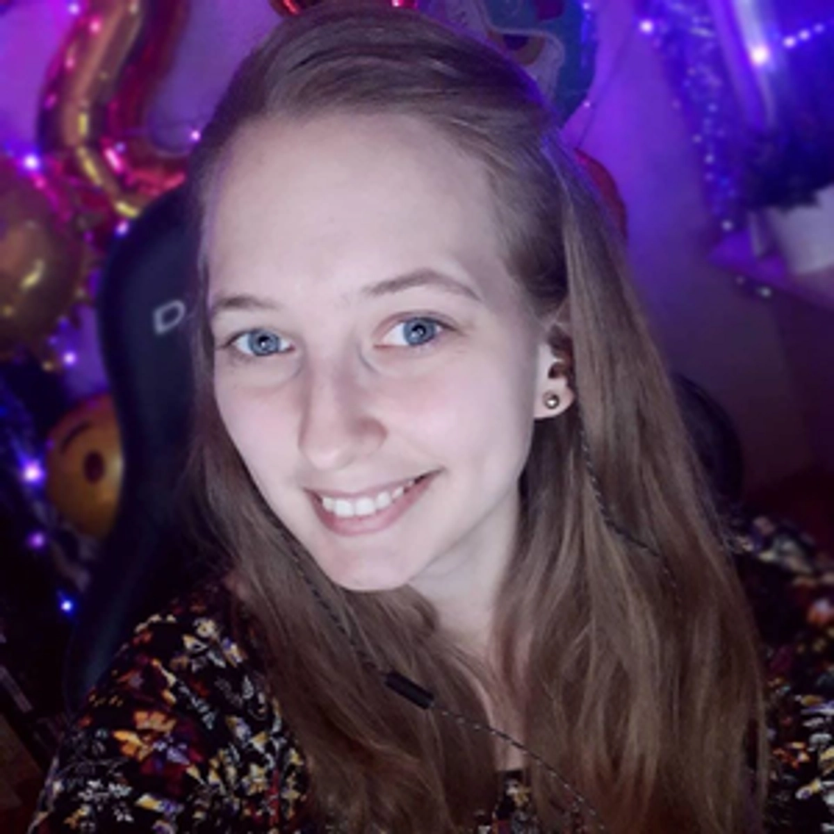 Throne | Mandea | Wishlist