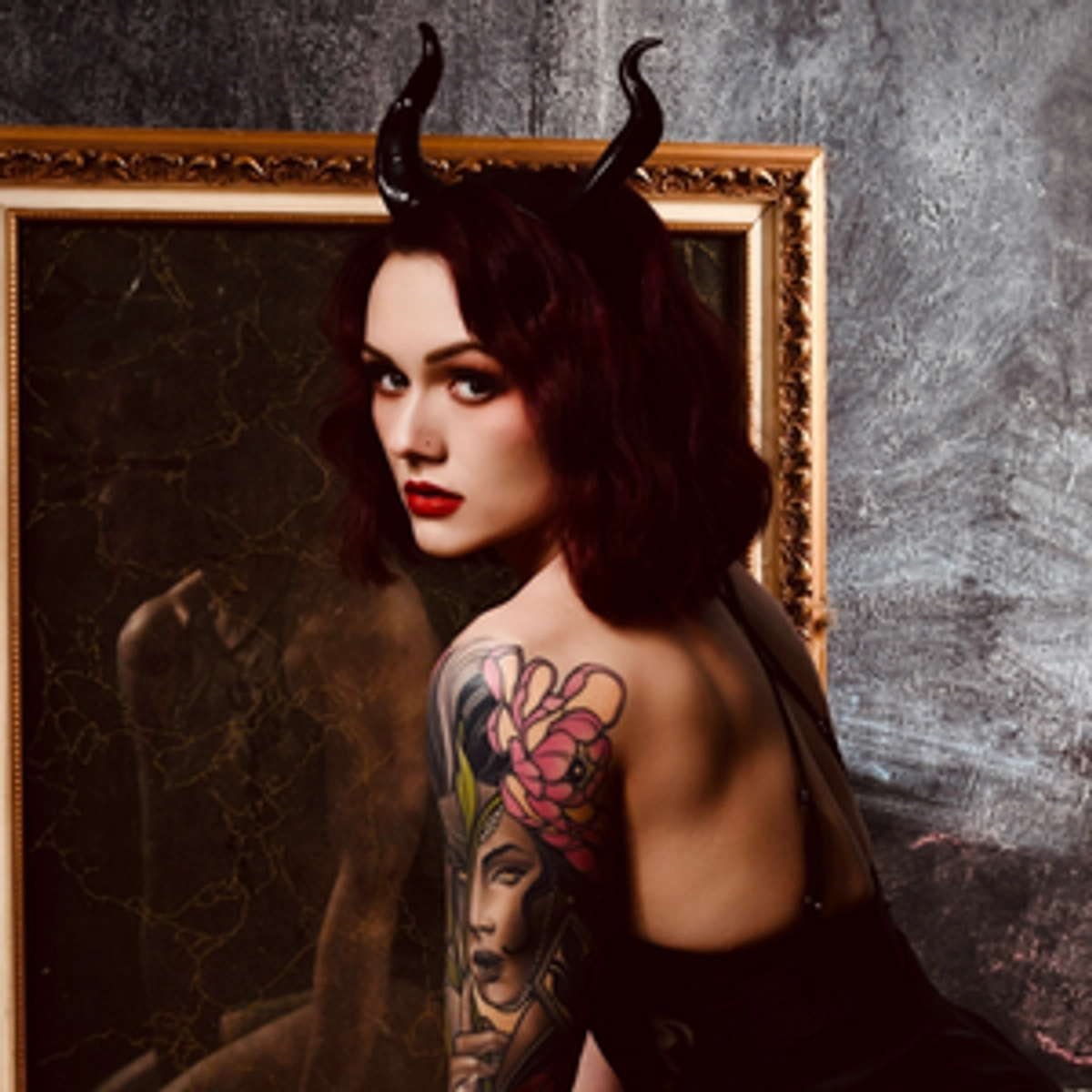 Throne | Kat | Clothing