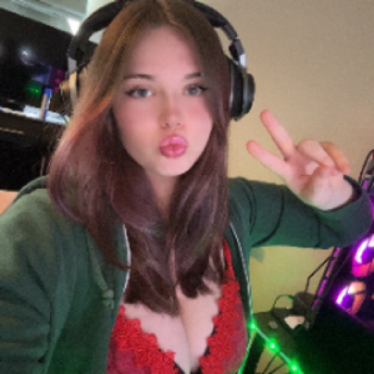 Throne | Kaylarl1505 | My Wishlist