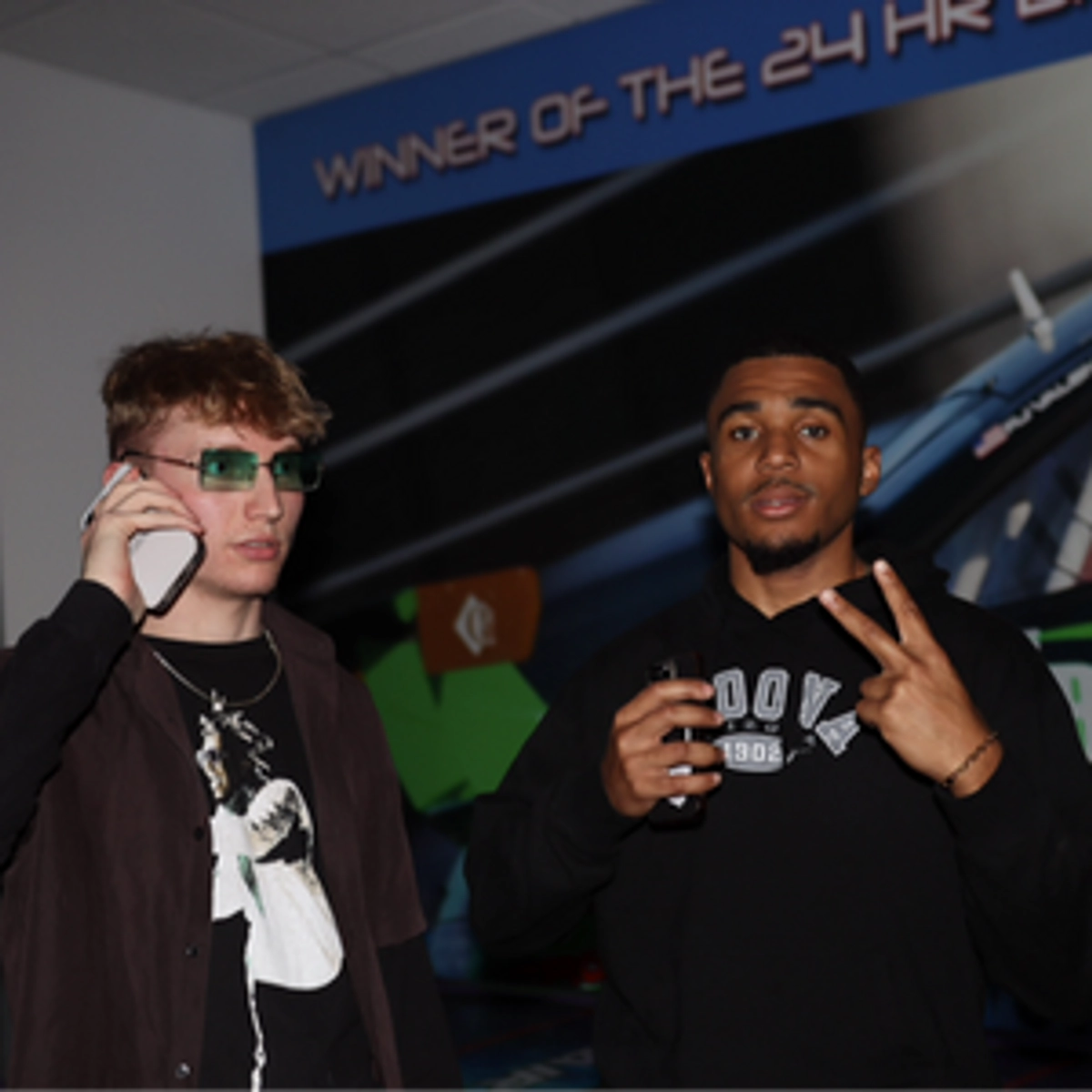 Throne | Modly | My Wishlist