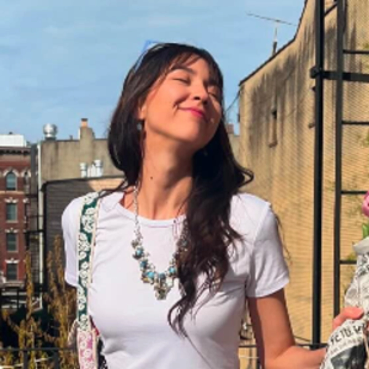 Throne | Noelia | Gifters