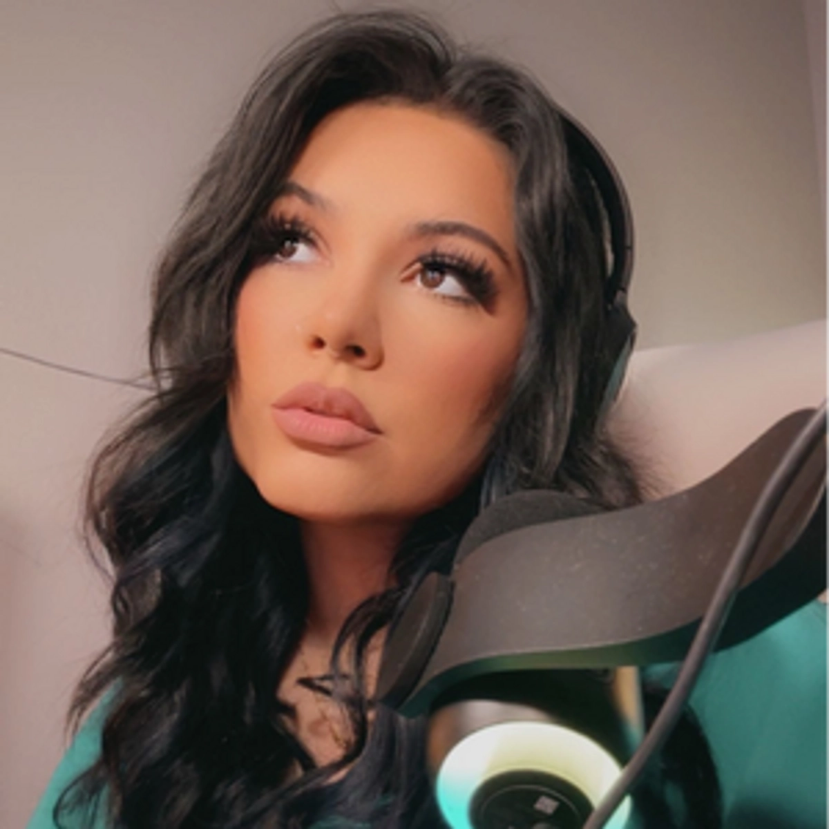 Throne | Andi.playsgames | STREAMING STUFF