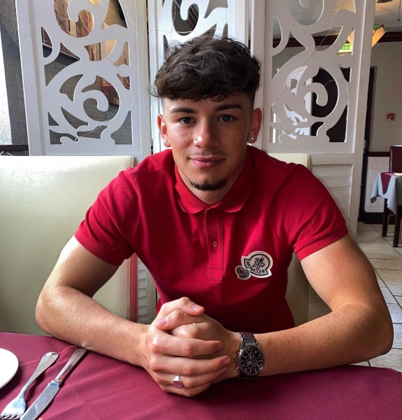 Throne | Jake Thomas | Surprise Gifts