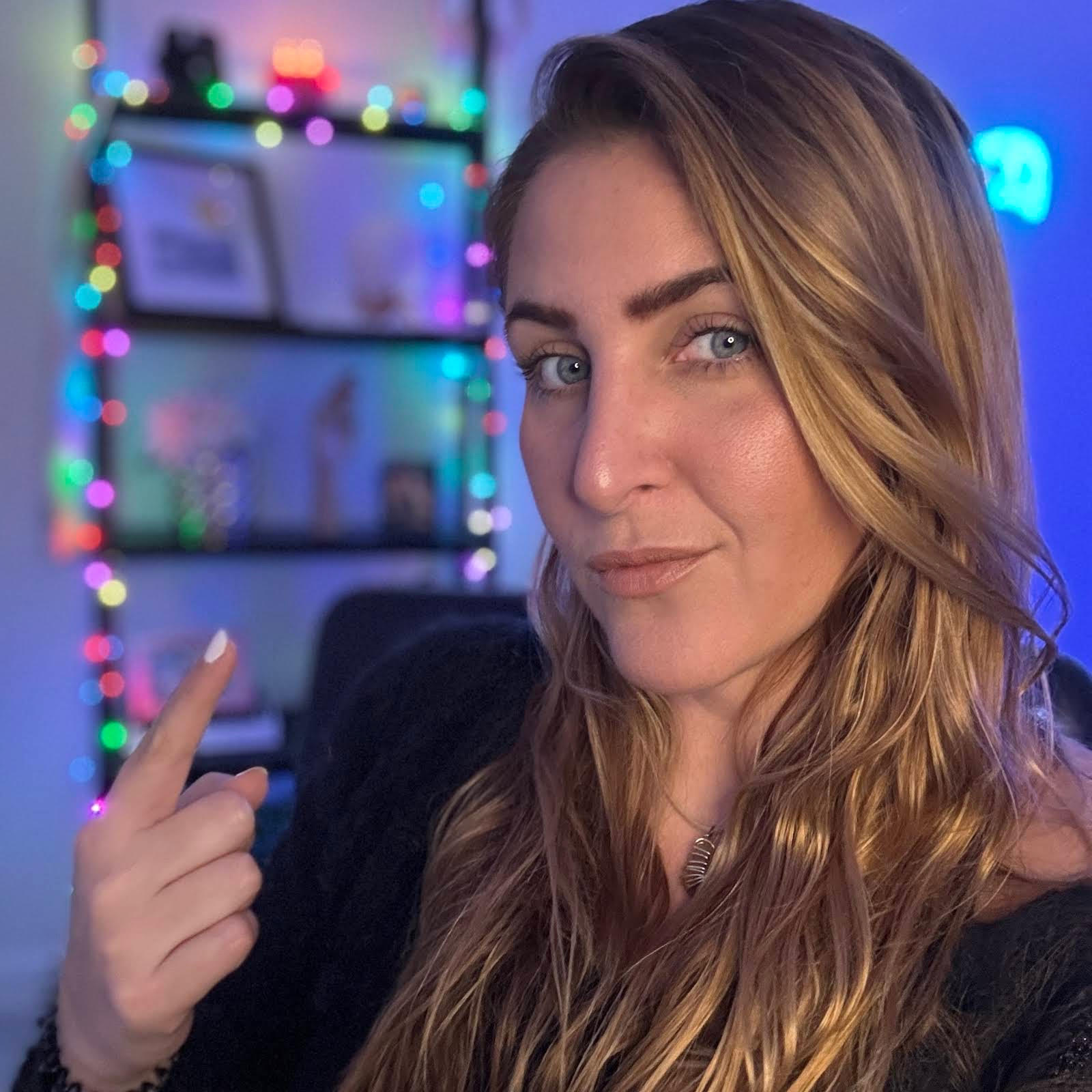 Cristy Reacts - Wishlist | Throne